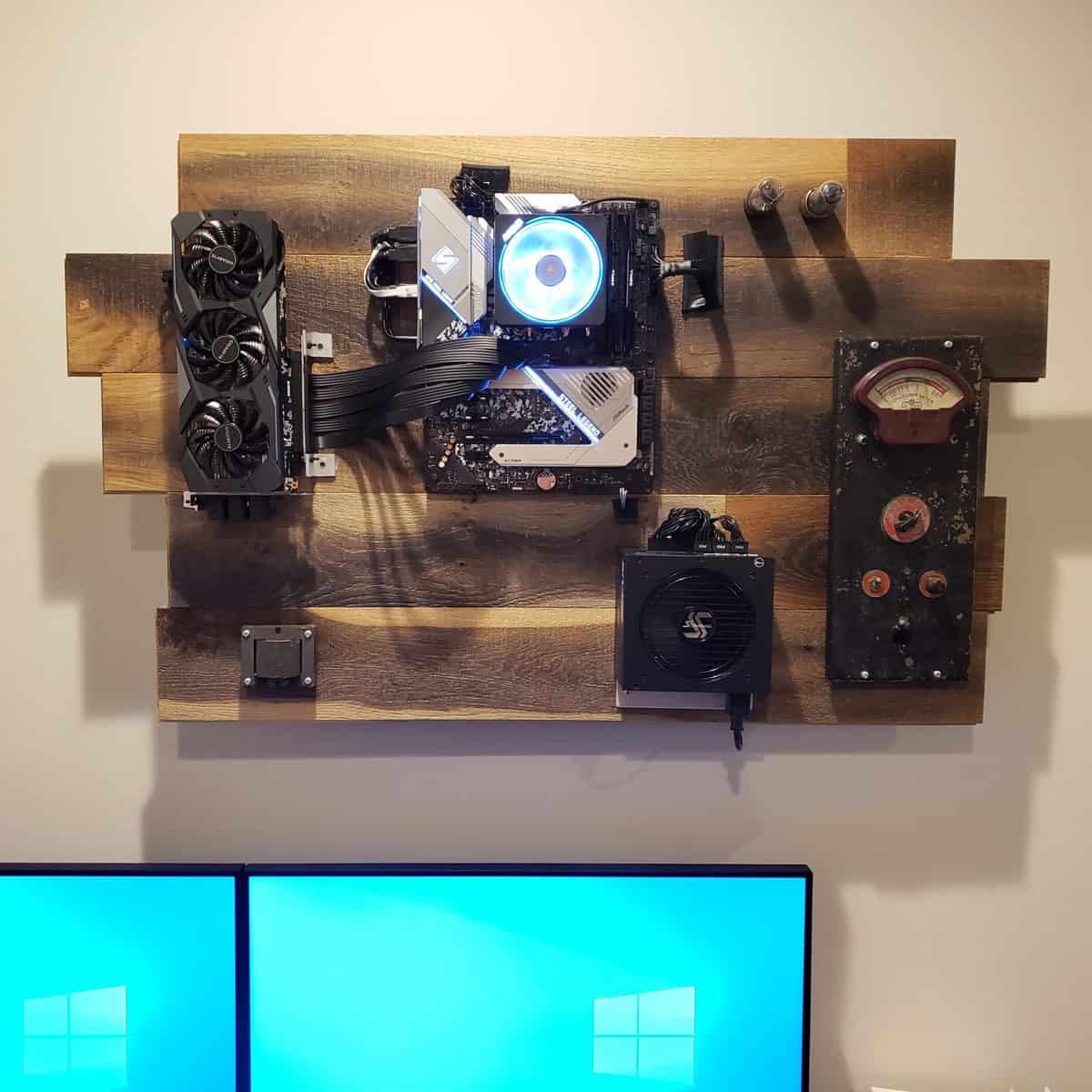 Fantastic Wall-Mounted PCs From Around The Internet (2020) | WePC